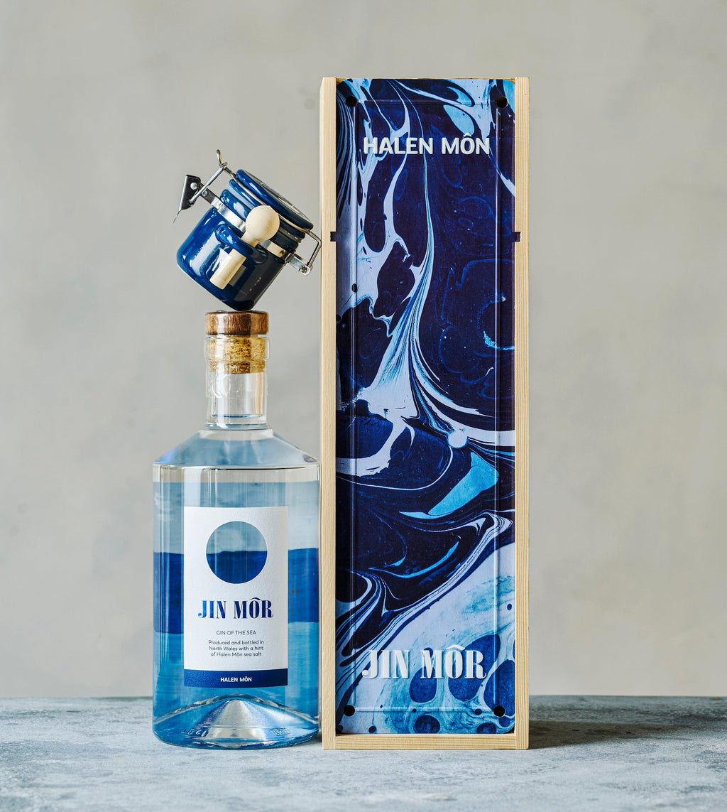 Halen Môn Menai Strait Luxury Gin Giftbox with Gin + Sea Salt