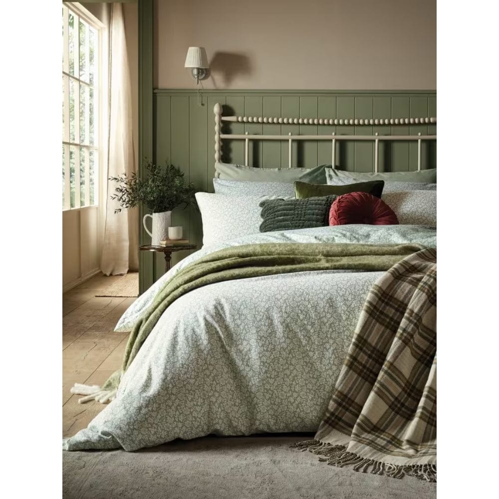 Laura Ashley Sweet Alyssum King Duvet Set In Sage